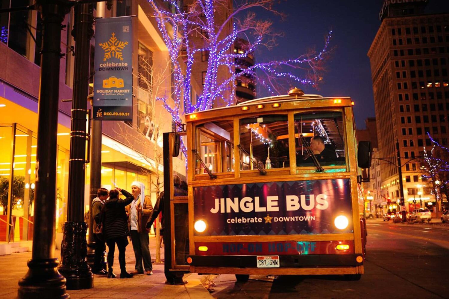 10 Must-See Holiday Lights in Downtown Milwaukee (2024) - Milwaukee ...