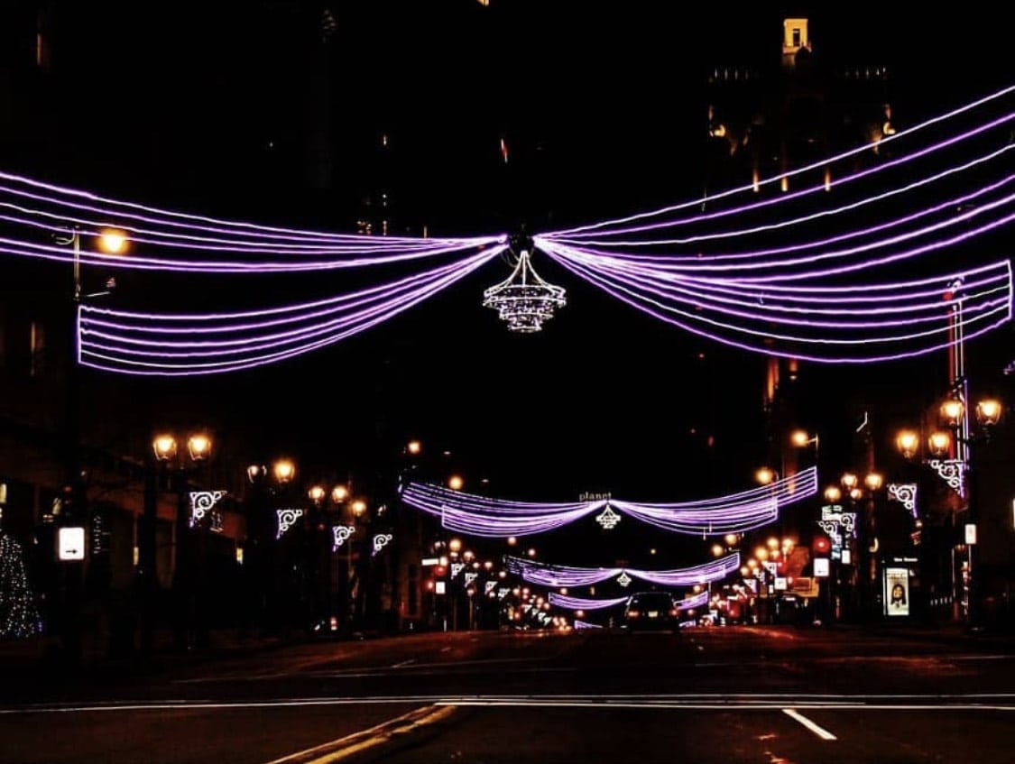 10 Must-See Holiday Lights in Downtown Milwaukee (2024) - Milwaukee ...