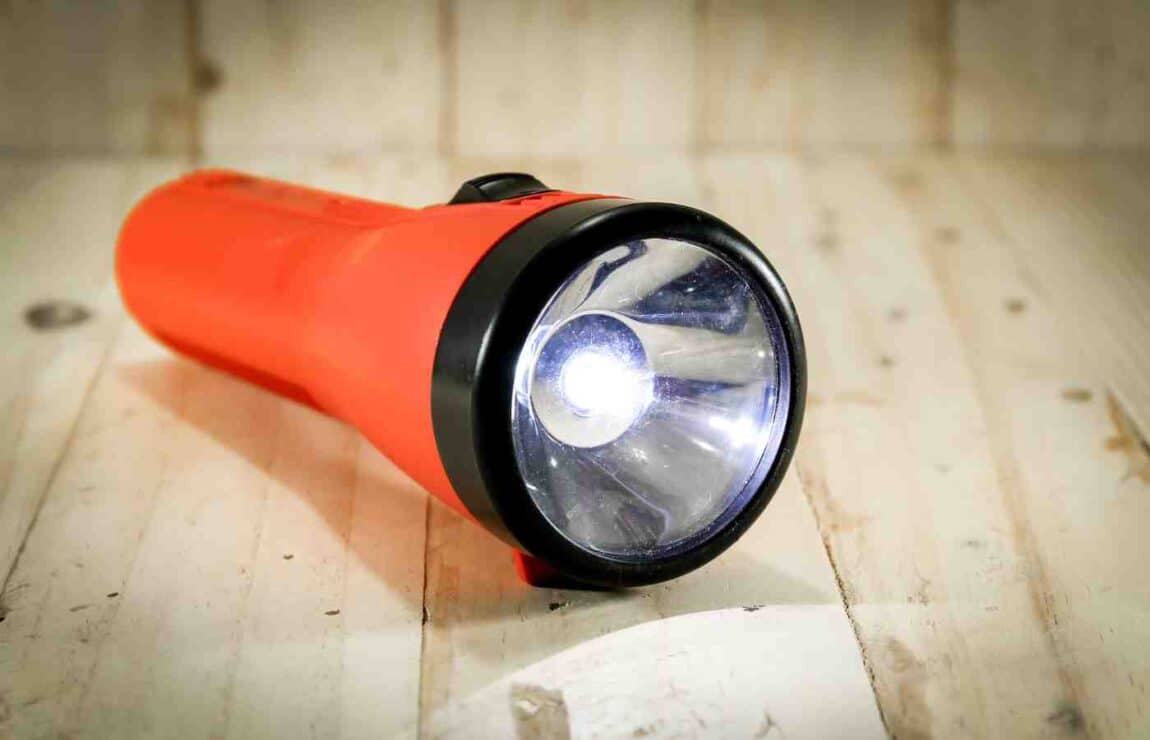 25 Best Flashlight Games For Kids (2025) - Milwaukee With Kids