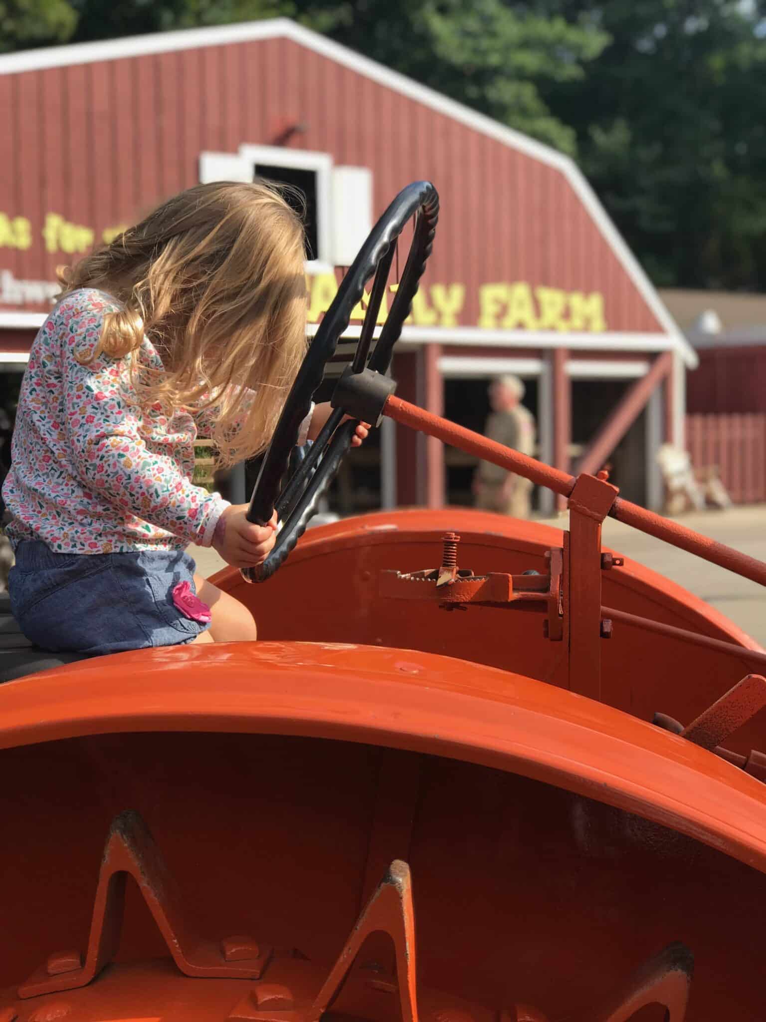 6 Zoos & Petting Farms Around Milwaukee (2024) - Milwaukee With Kids