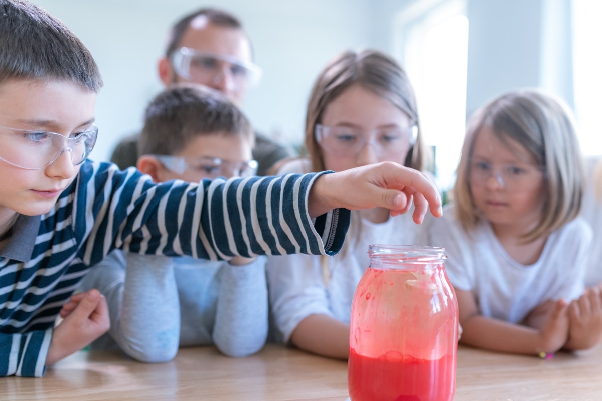 Mini Volcano Science Experiment for Kids (1-Minute Activity with Baking ...